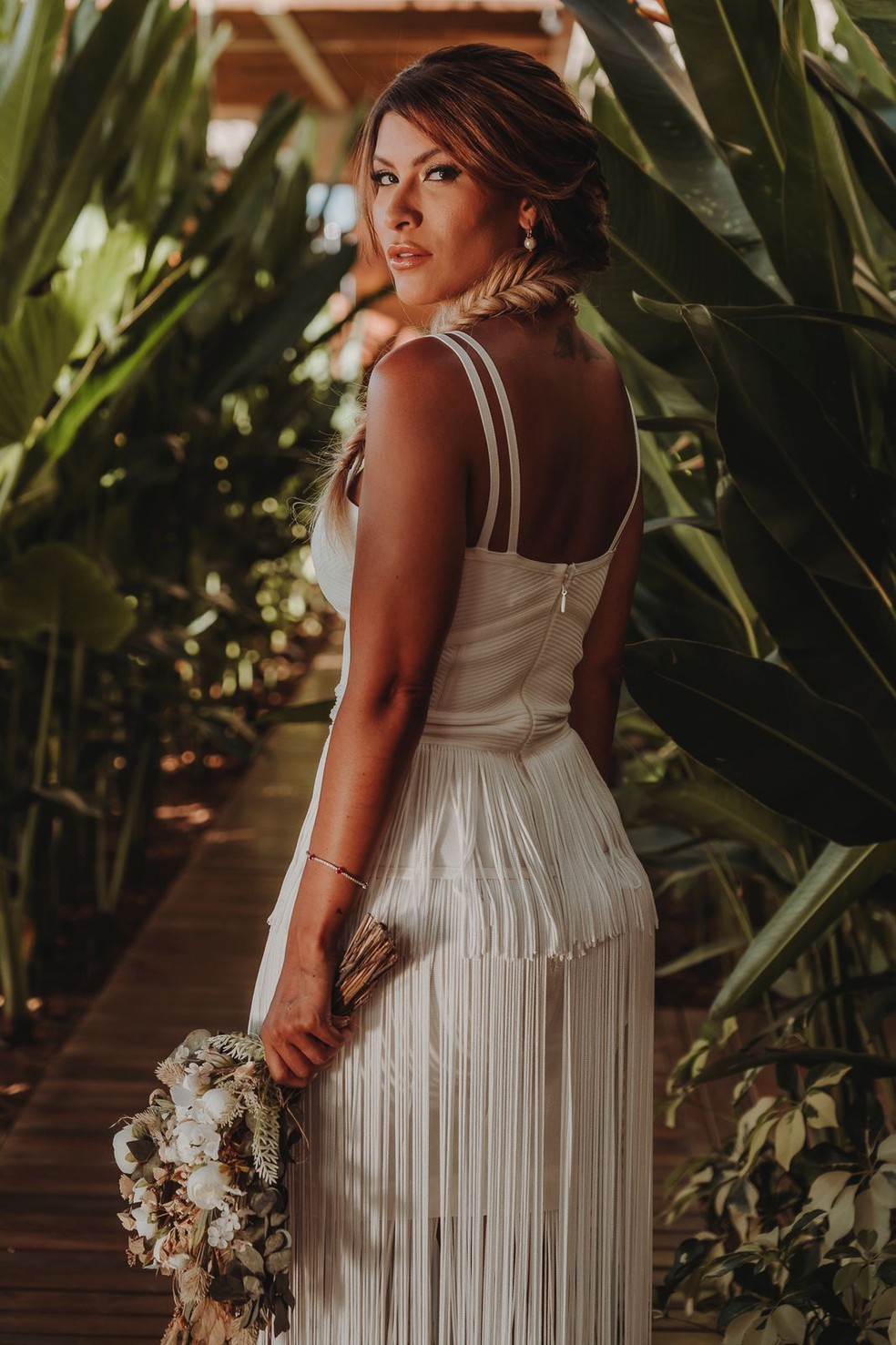 Cantora Ghabi celebra 10 anos de casamento em Fernando de Noronha; fotos