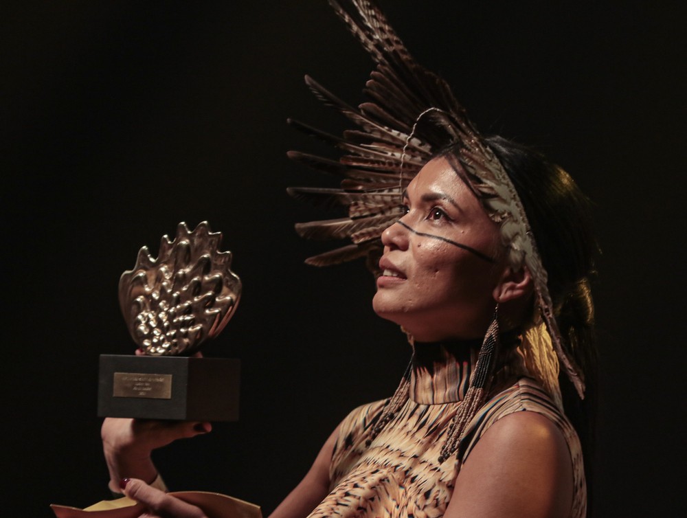 Famosos prestigiam 34º Prêmio Shell de Teatro; veja indicados e vencedores