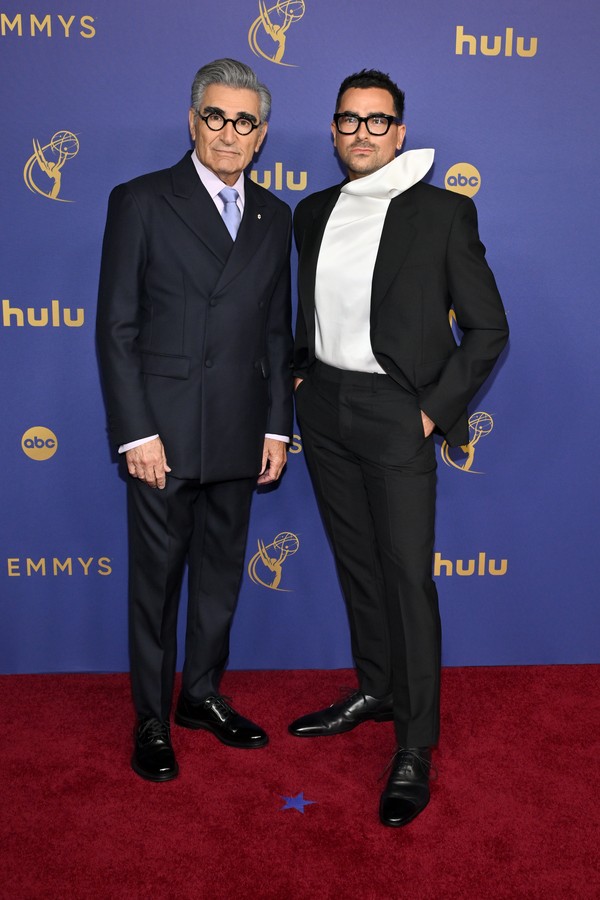 Emmy 2024: Veja os looks dos famosos no red carpet e vote no seu preferido