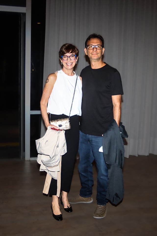 Renata Lo Prete faz rara aparição com o marido em show de Mônica ...