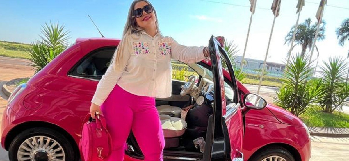 Influencer Débora Porto gasta R$ 16 mil para transformar veículo preto ...