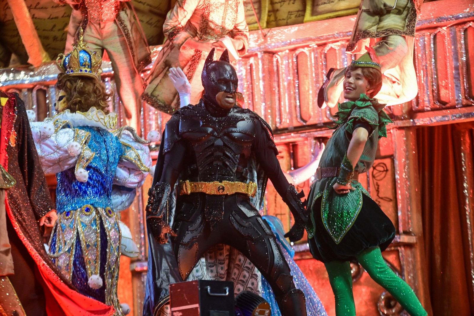 Madu Fraga é Exu em desfile da Vai-Vai: 'Tem que ter responsabilidade'