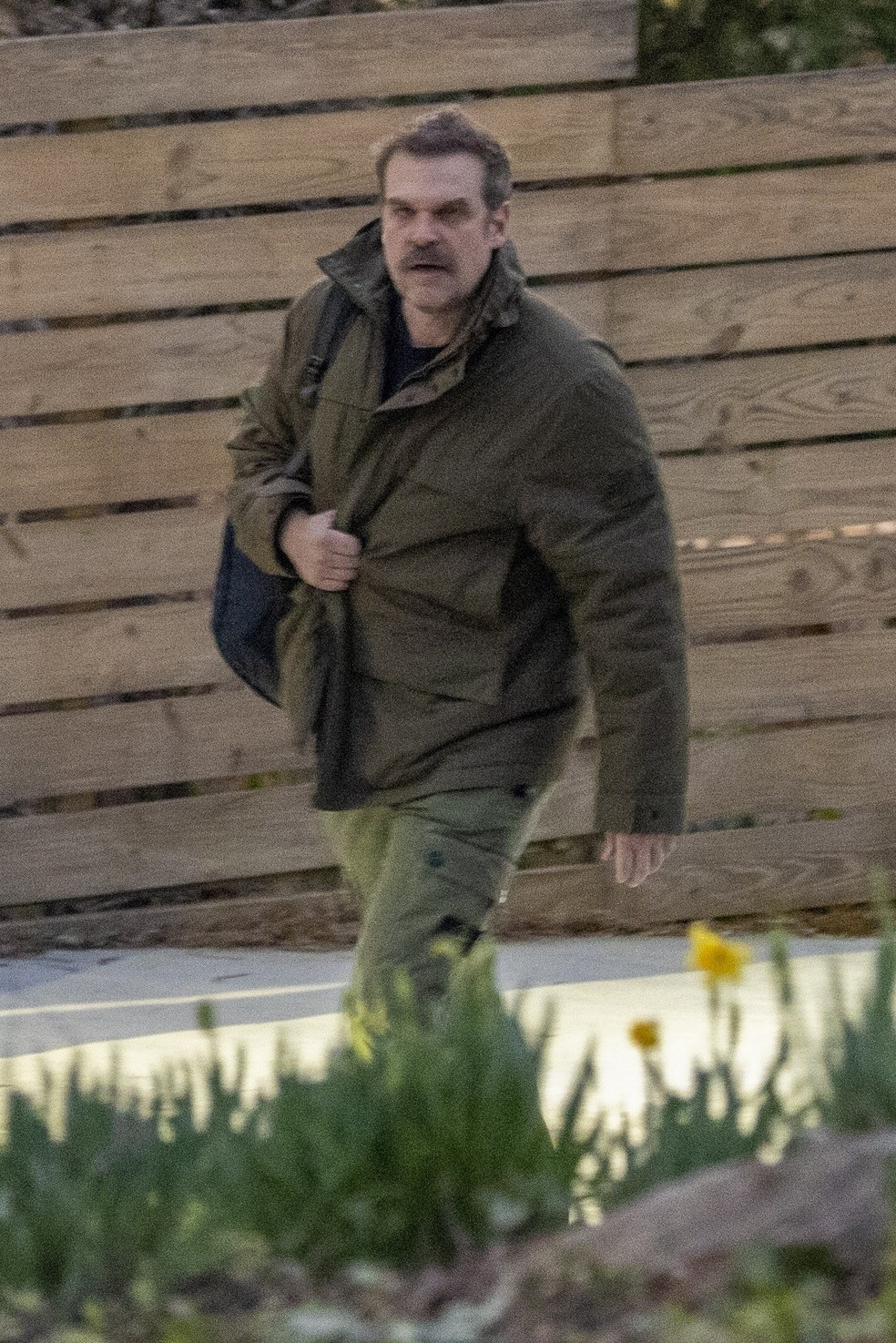 Astro de 'Stranger Things' é visto com suposta nova namorada após ...