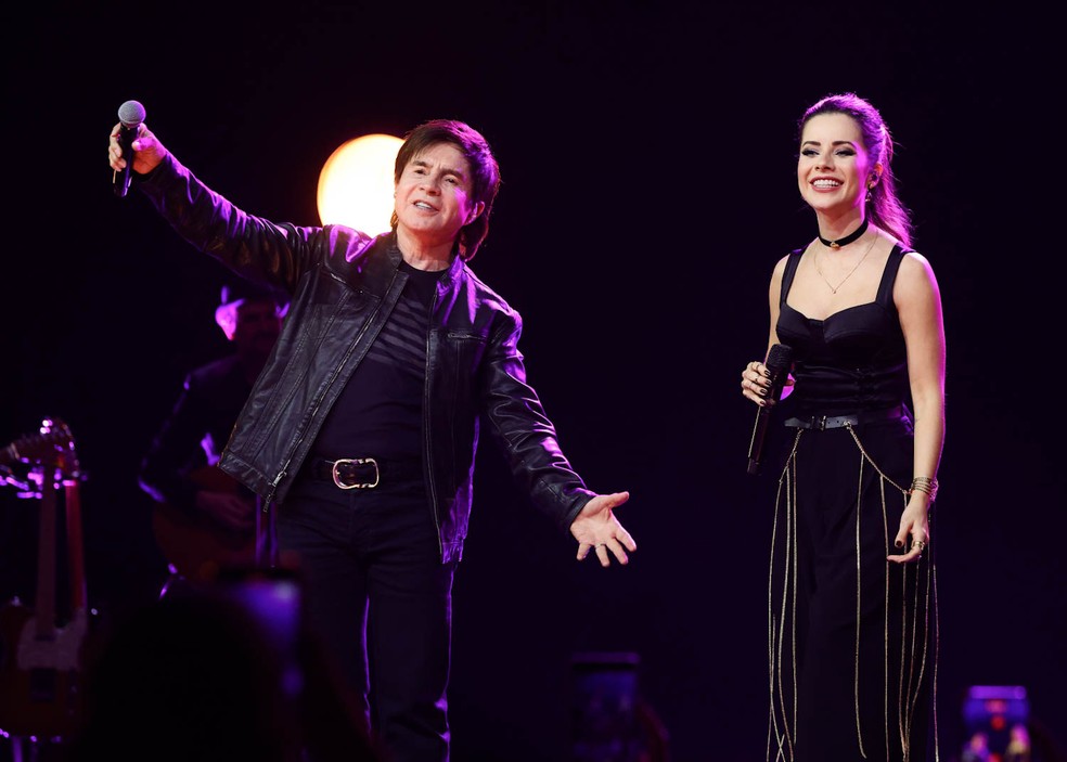 Sandy canta com o pai, Xororó, em último show antes de pausa na carreira