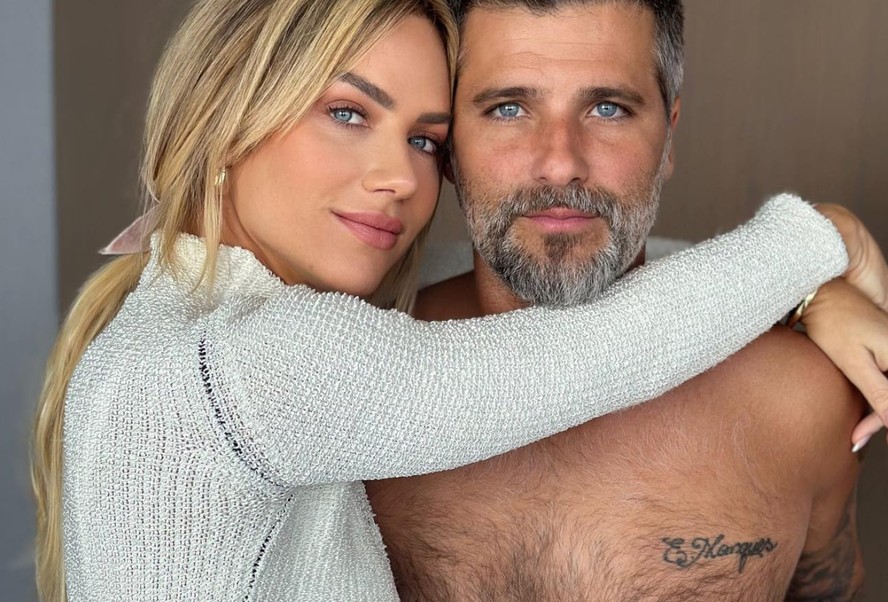 No banheiro, Bruno Gagliasso faz vídeo de momento íntimo com Giovanna Ewbank; assista