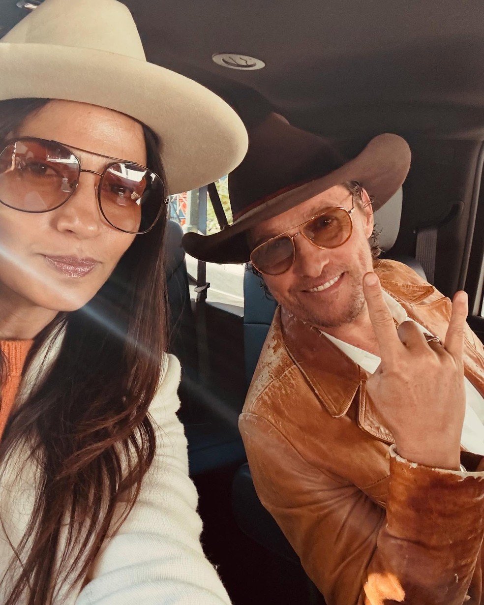 Cara do pai, mãe ou ambos? Camila Alves e Matthew McConaughey passeiam ...