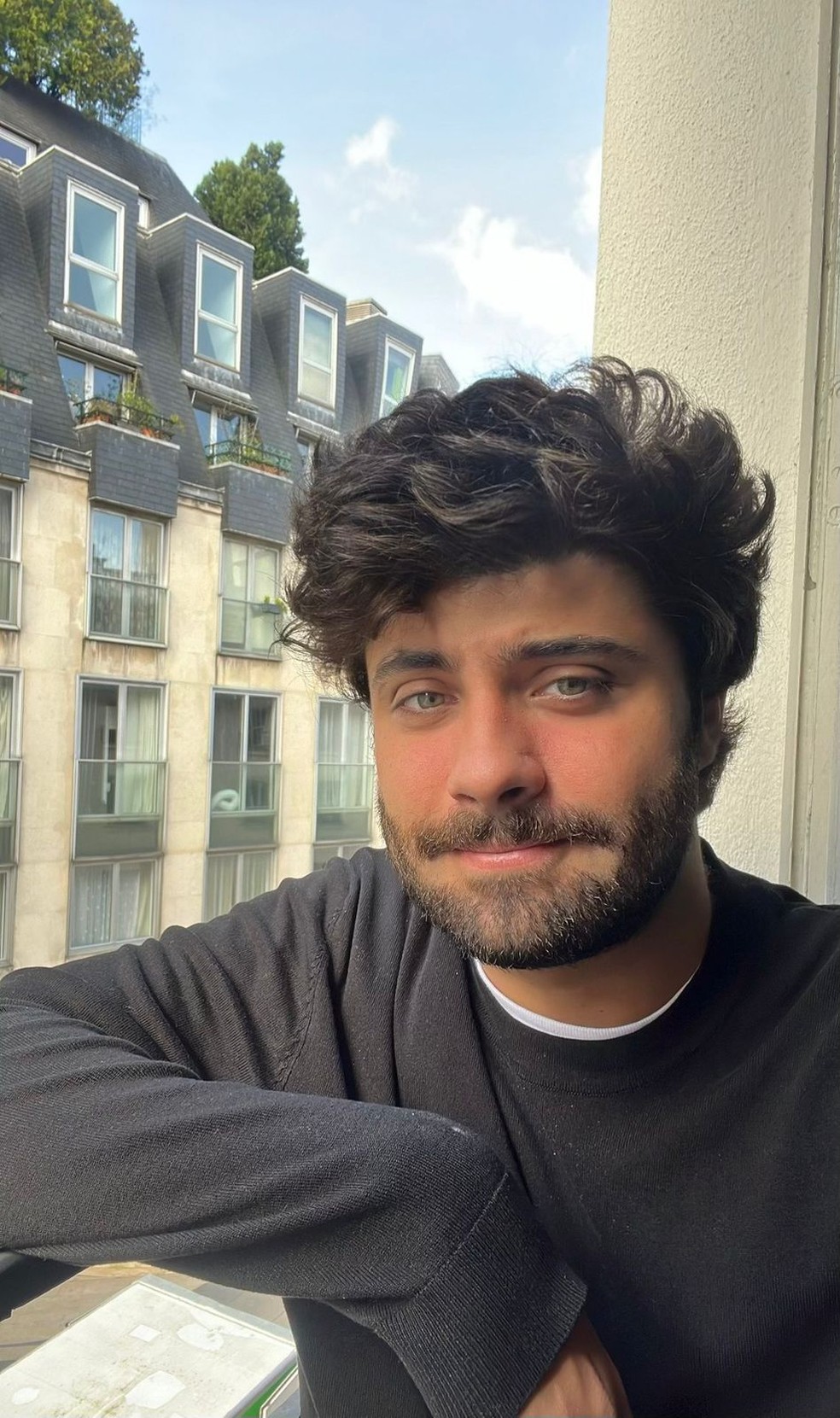 Lucas Vasconcelos conta por que trocou o Rio por Paris: 'É um verdadeiro refúgio artístico'