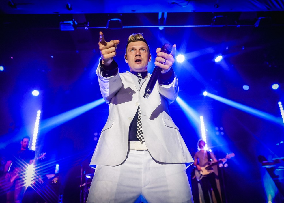 Nick Carter agradece apoio de fãs em show de SP após morte de irmã ...
