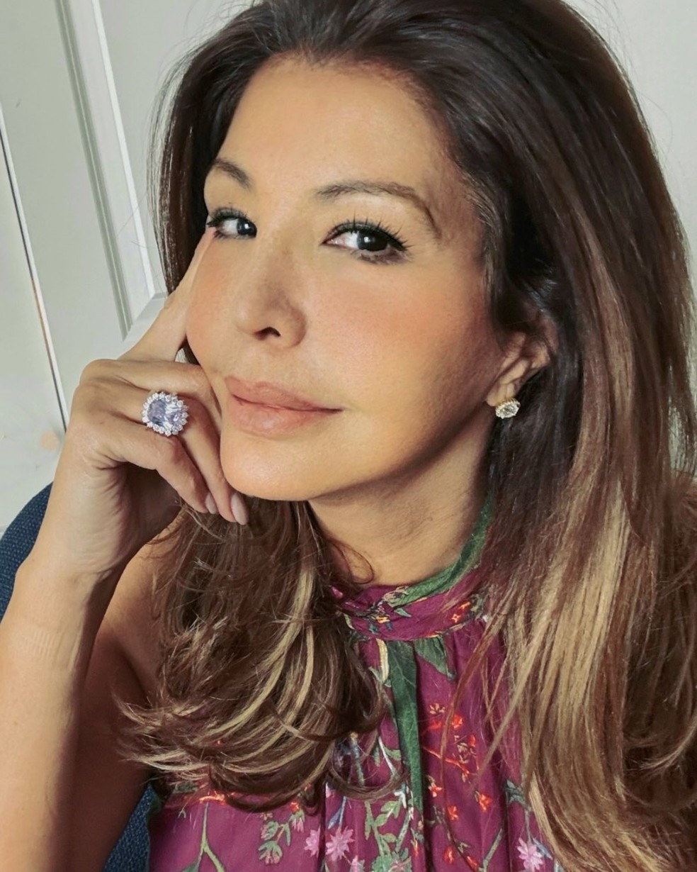 No Brasil, Roberta Close faz aparição raríssima com o marido suíço; fotos