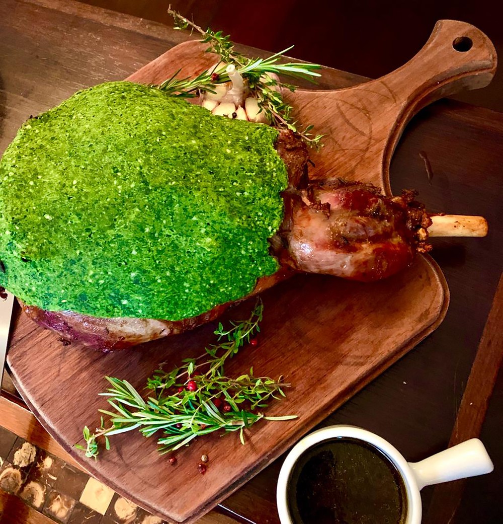 Cordeiro na mesa: veja dicas de preparo, receita e onde comer