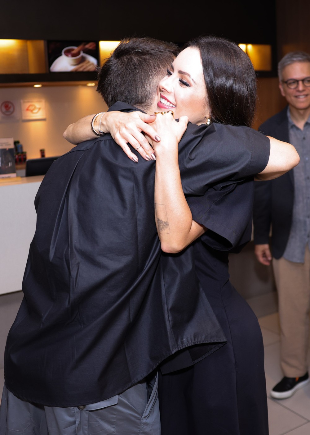 Sandy, Junior e mais famosos conferem documentário sobre Milton ...