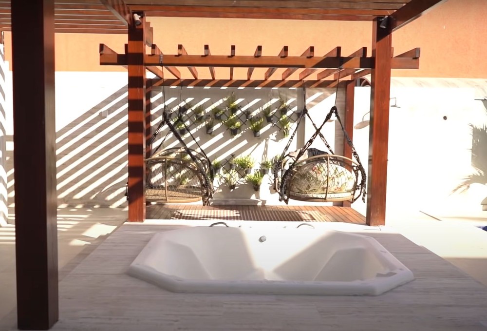 Veja como é a mansão de R$ 10 milhões que Simone Mendes vendeu a ...