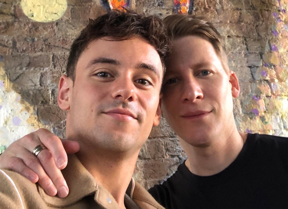 Nadador Tom Daley anuncia o nascimento do segundo filho com o marido