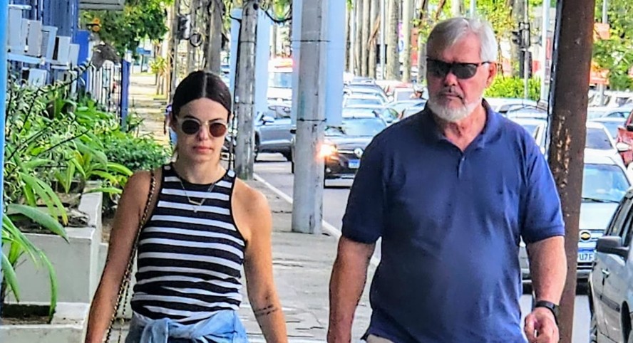 Sthefany Brito e padrasto vão a hospital onde Kayky Brito está internado