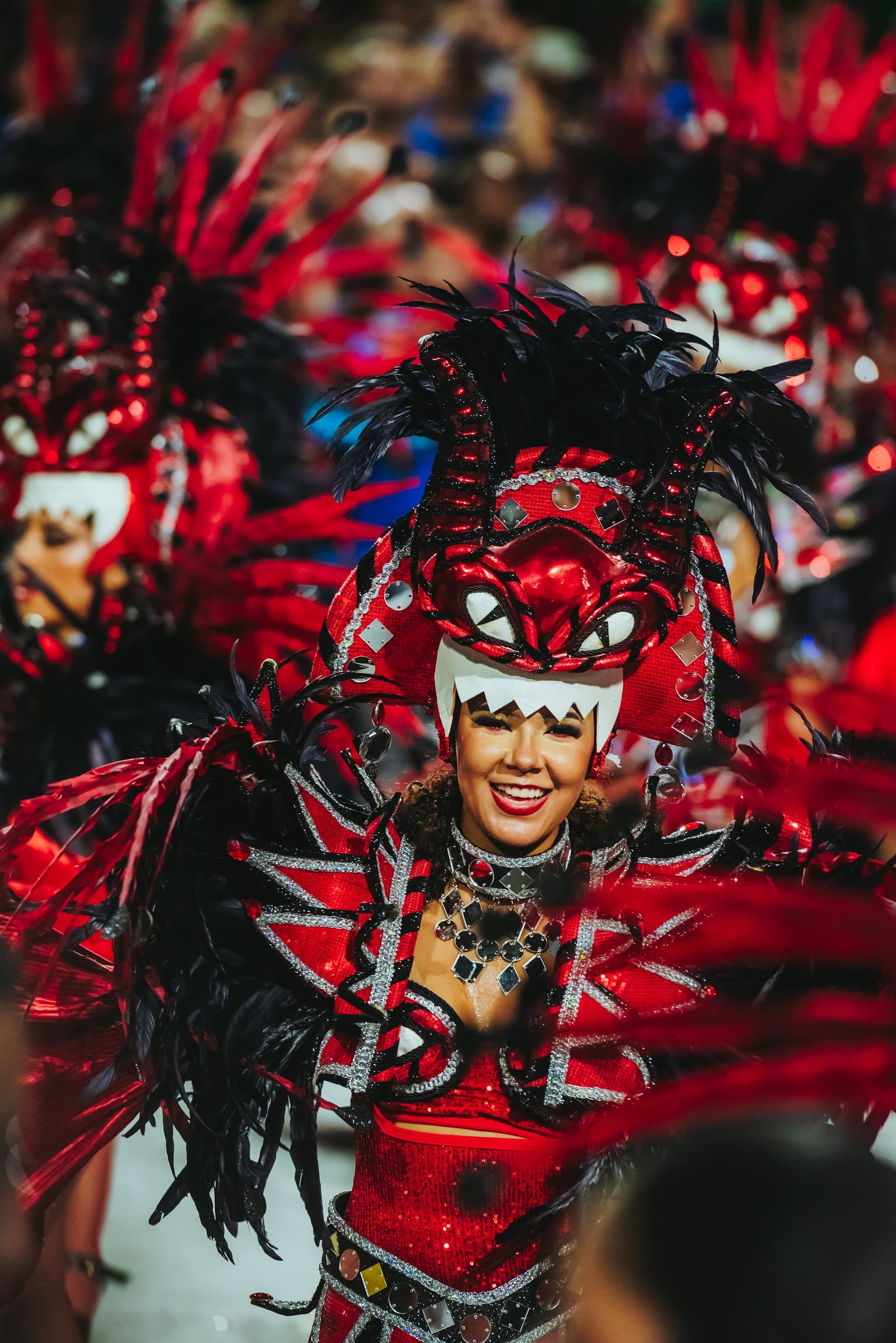 Lore Improta celebra mais um desfile como musa da Viradouro: 'Lugar ...