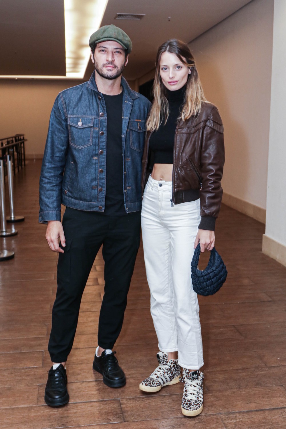 Cássio Scapin, do Castelo Rá-Tim-Bum, curte teatro com o namorado ...