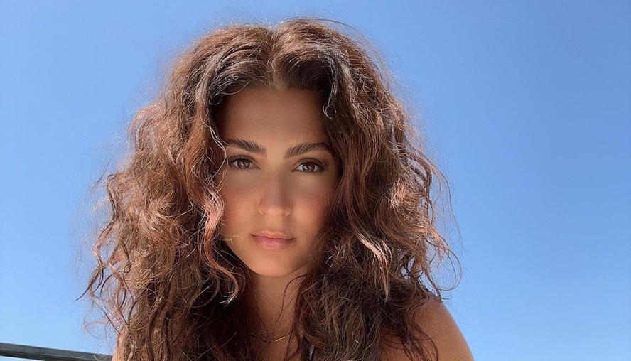 Cantora gospel Tori Kelly é internada com coágulos de sangue nas pernas ...