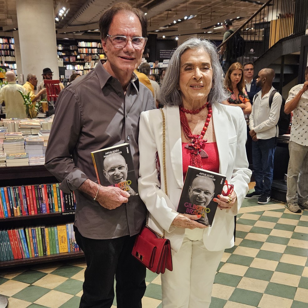 Viúvo e amigos famosos de Gilberto Braga prestigiam lançamento de ...