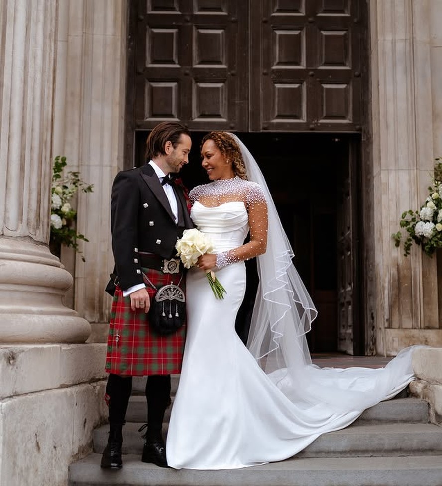 Mel B mostra foto do casamento com o cabeleireiro Rory McPhee; famosos ...