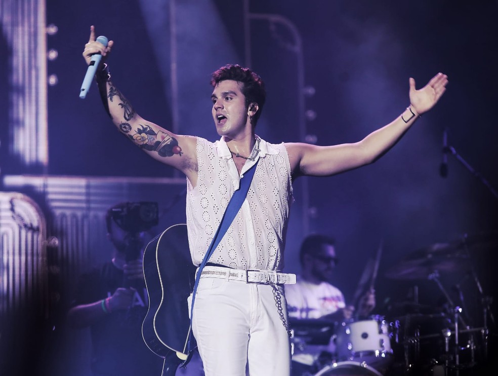 Luan Santana faz show no Réveillon de Fortaleza e espera o 'melhor ano ...