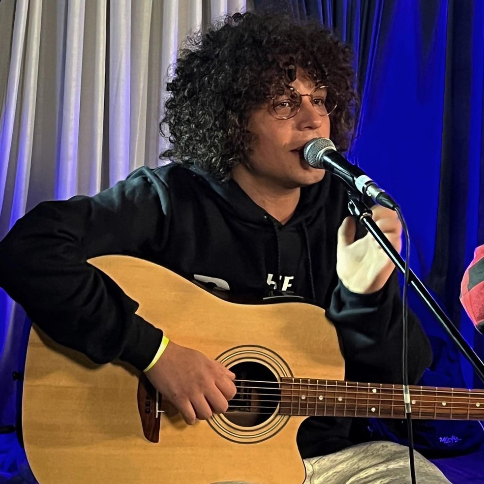 Filho de Cássia Eller encanta fãs em foto com a outra mãe, Maria Eugênia