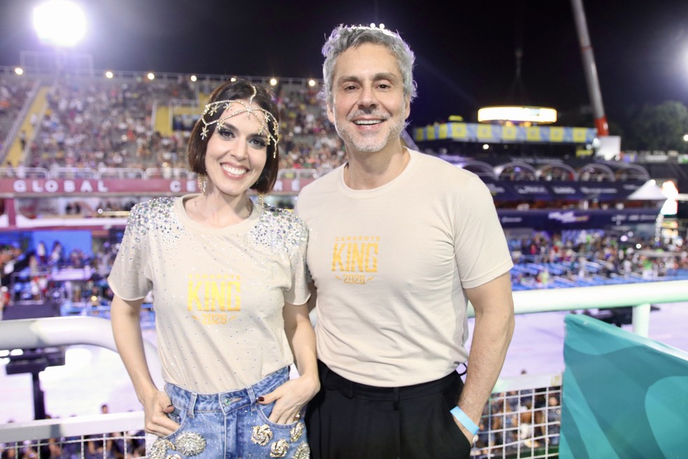 Alexandre Nero 'cai de boca' em bolo ao celebrar aniversário em ...