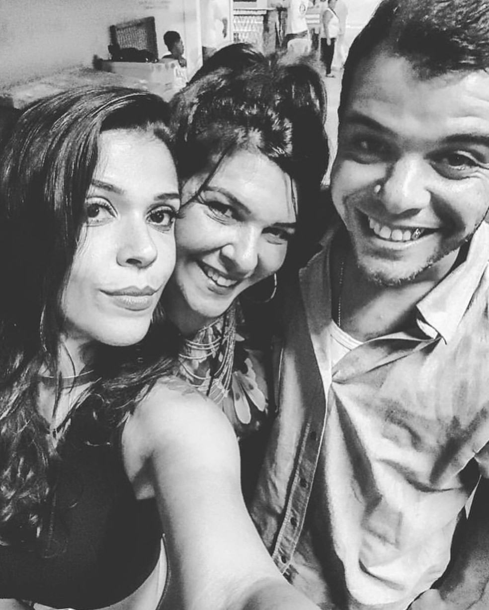 João Rebello e irmã, Maria Carol, nascidos no mesmo dia, comemoram ...