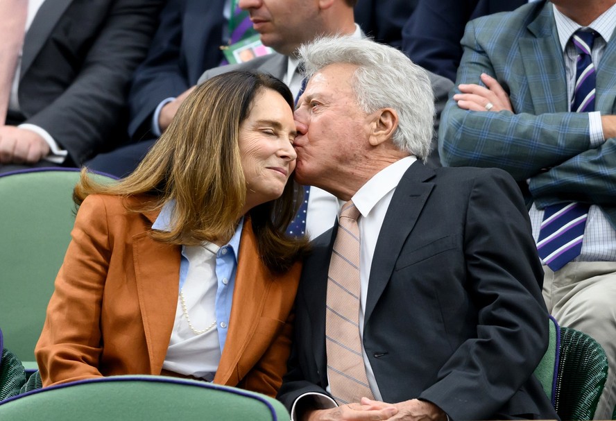 Filha De Dustin Hoffman Dustin Hoffman, 87, And Wife Lisa Meet Their