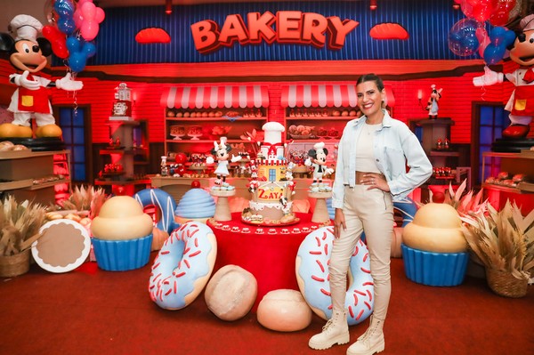 Zaya, filha de Simone Mendes, ganha festa de 3 anos com tema da Disney ...