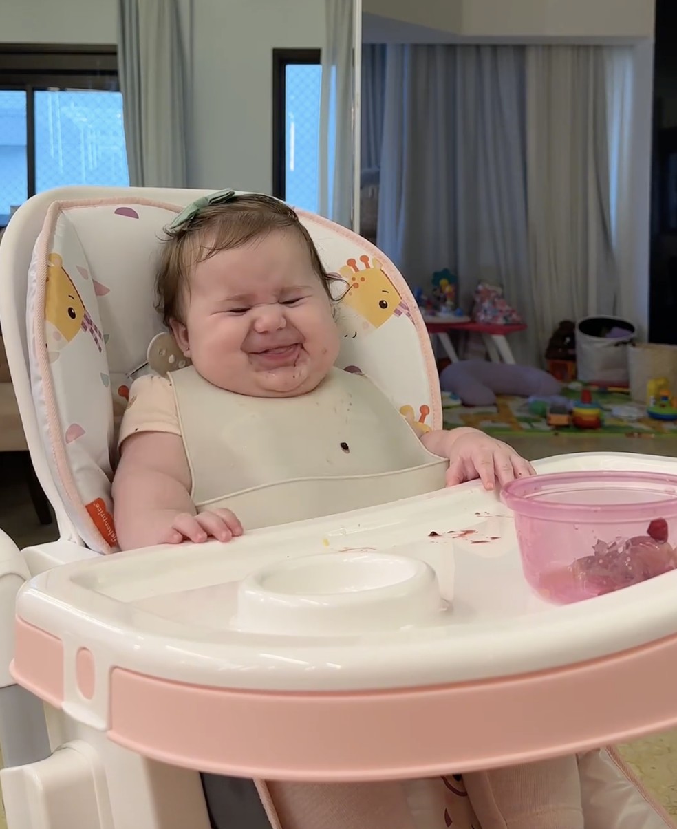 Viih Tube diverte fãs com reações de Lua Di Felice ao experimentar frutas