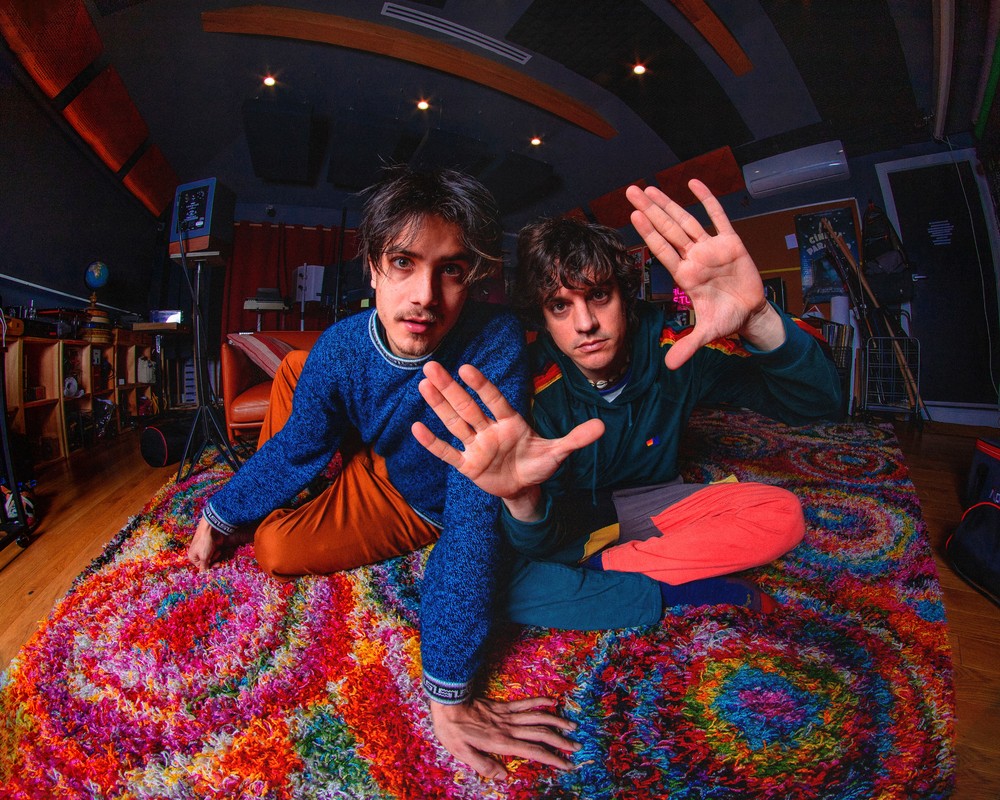 Fernando Grostein e marido contam como a música os ajudou após saída de ...