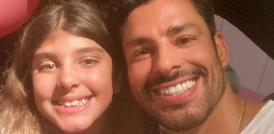 Cauã Reymond e Grazi Massafera se reúnem no aniversário da filha, Sofia ...