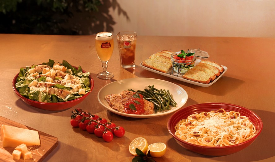 Caprese e Carbonara: restaurante Abbraccio lança menu de verão