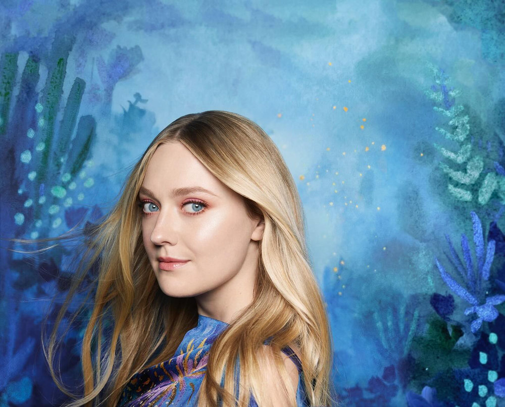 Tá rolando? Dakota Fanning deixa hotel com astro de 'Speed Racer' e ...