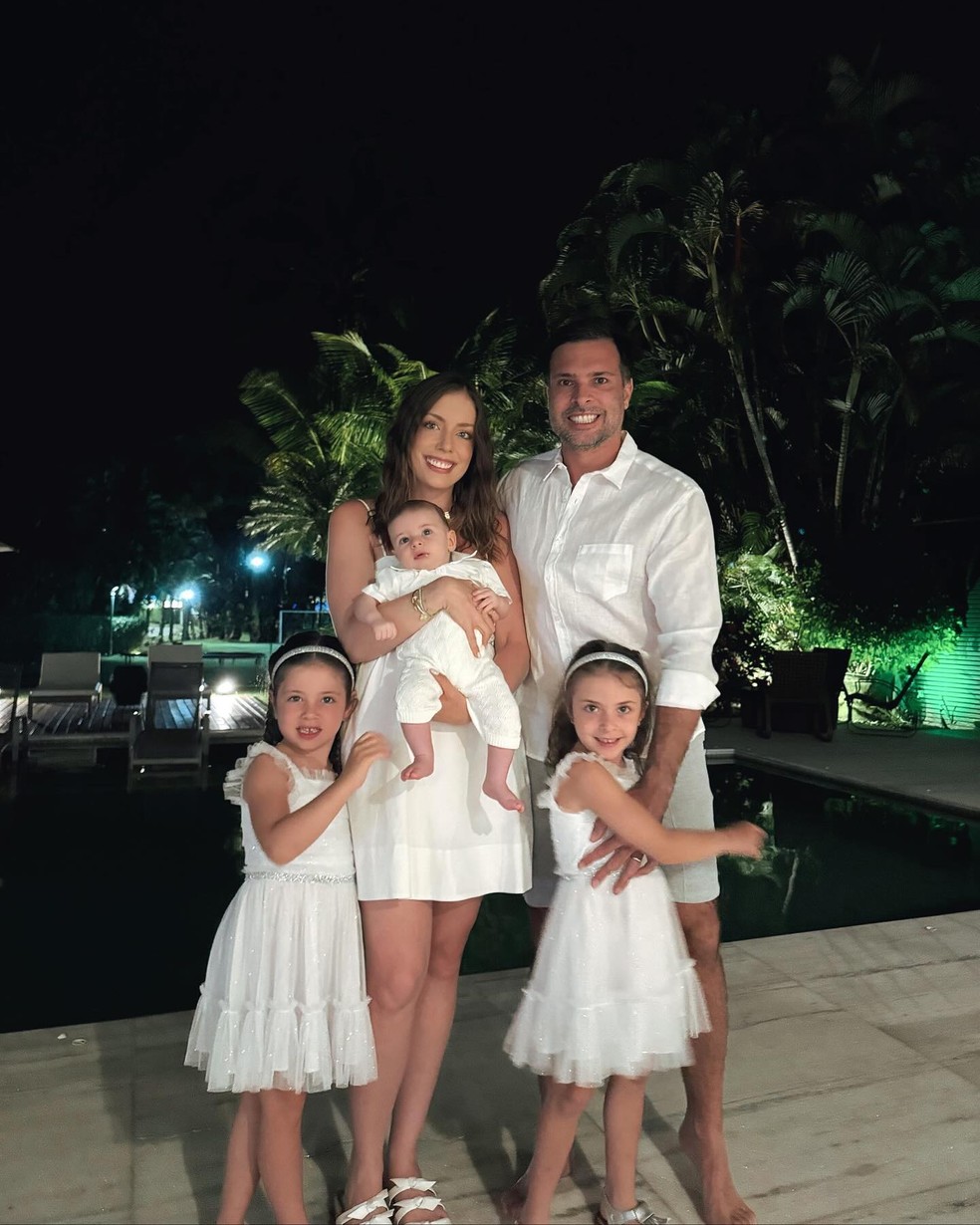 Internada, Fabiana Justus trata leucemia e ganha cartinha das filhas
