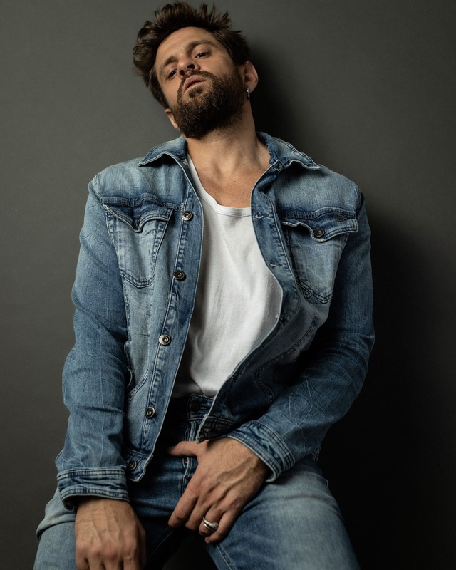 Alejandro Claveaux avalia trajetória artística e celebra liberdade para ...