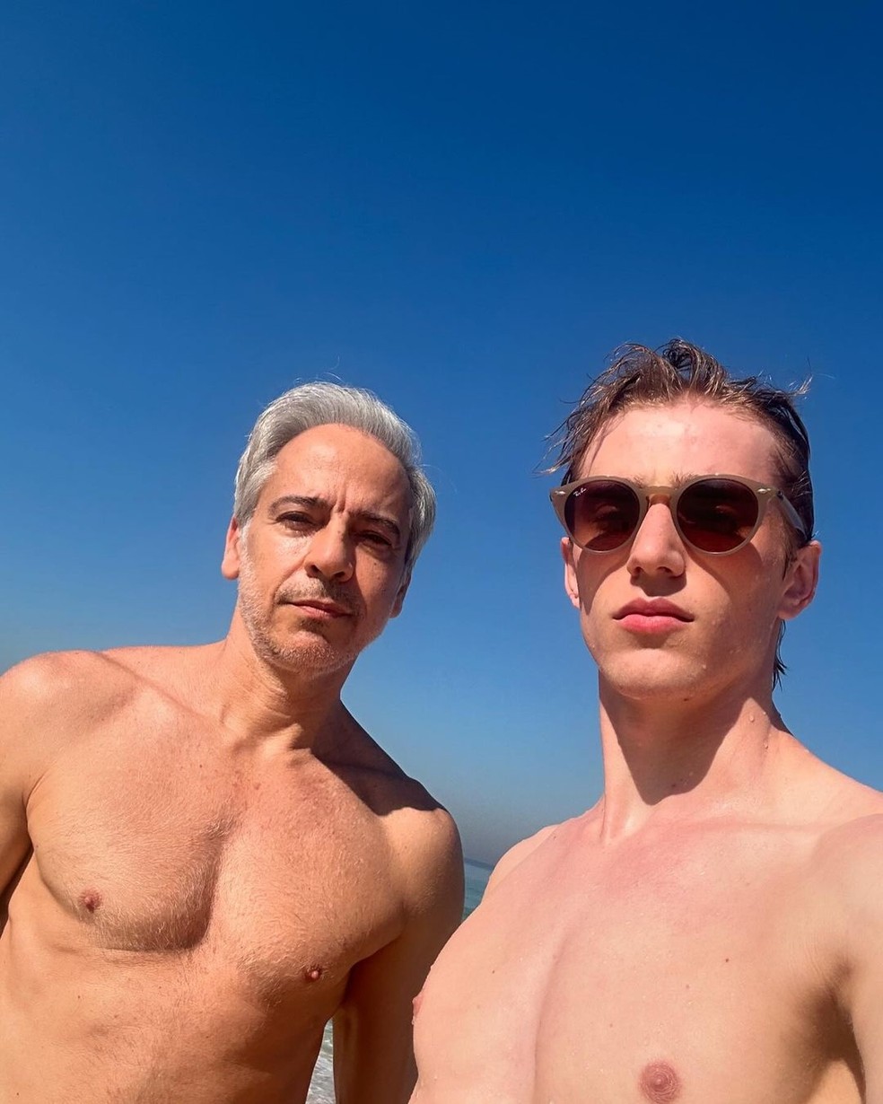 Quem é Edson Fieschi, ex-galã da Globo que namora modelo 41 anos mais novo