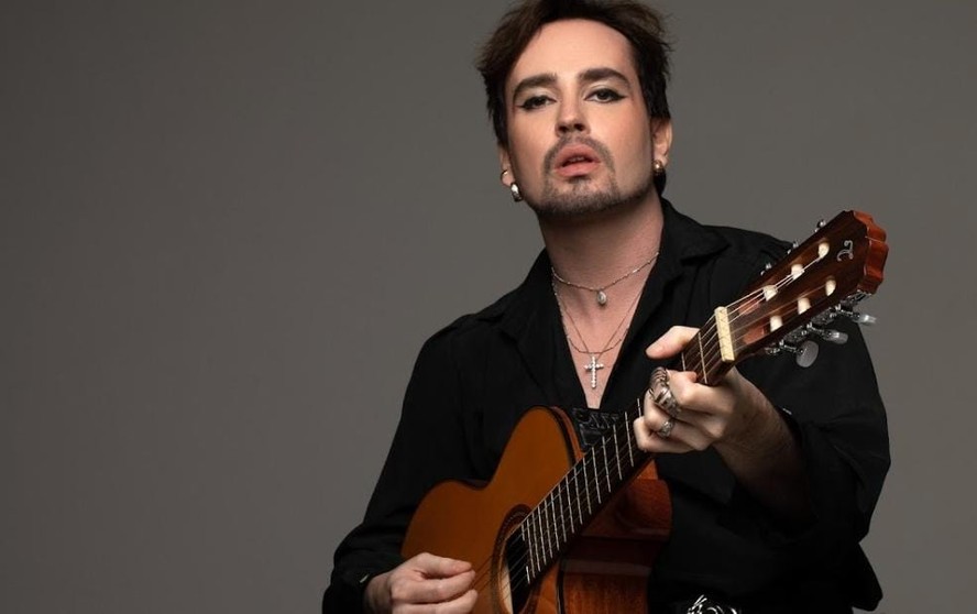 Johnny Hooker lança single para comemorar 20 anos de carreira: ‘Não é ...