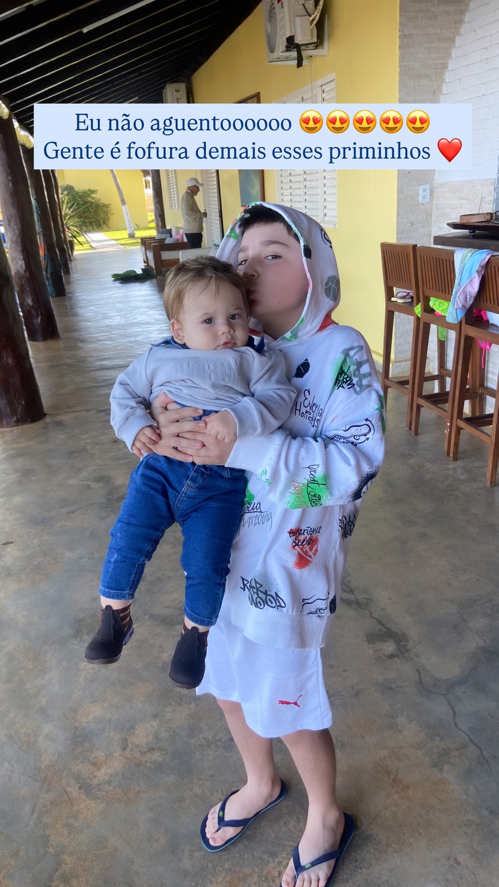 Jéssica Beatriz mostra farra dos netos de Leonardo em praia artificial ...