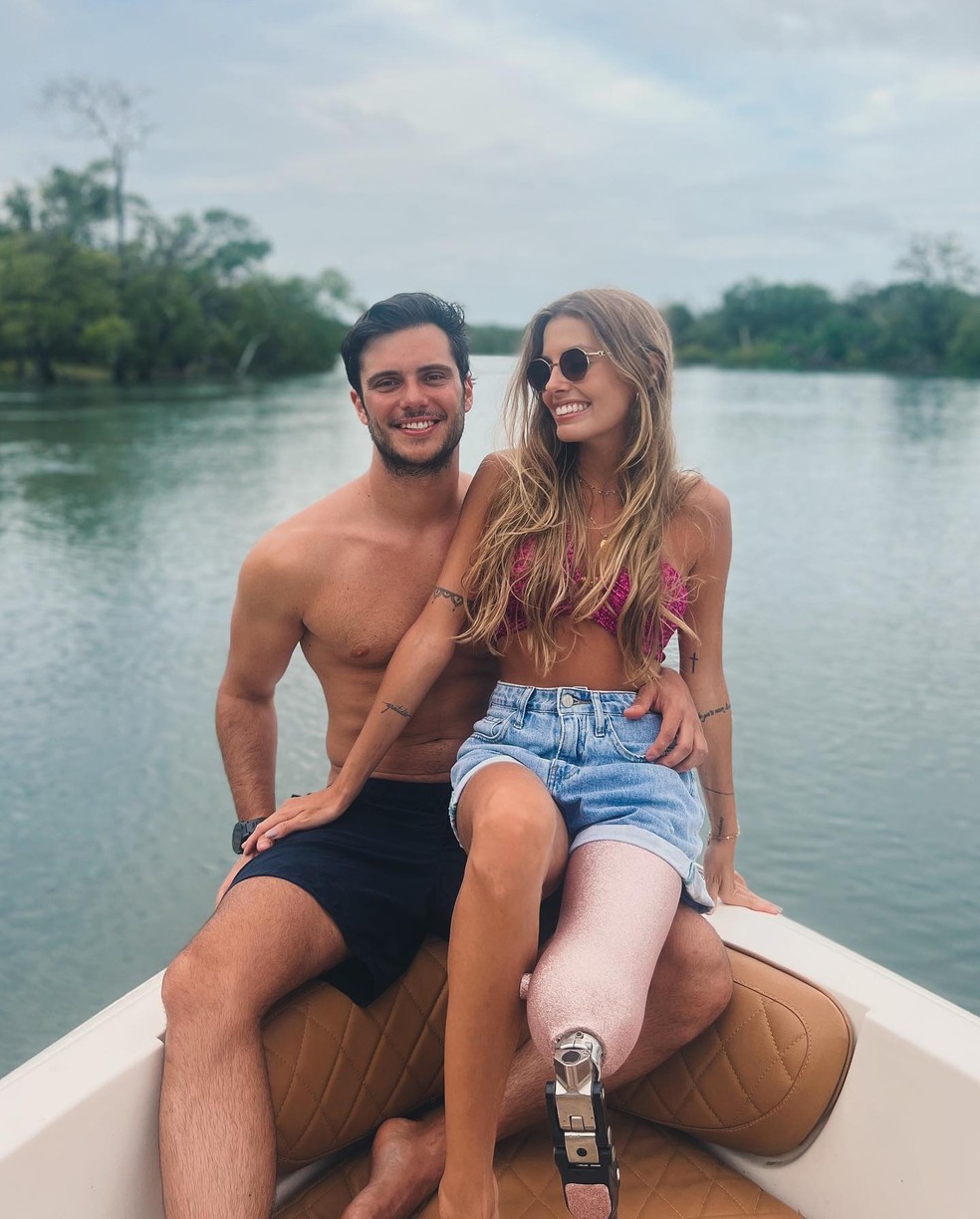 Paola Antonini se declara ao namorado: 'Tão feliz com você!'