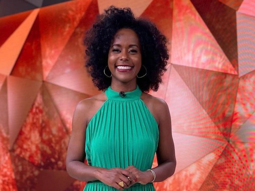 Maju Coutinho muda cor dos cachos pela primeira vez; veja antes e depois