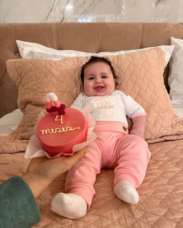 Viih Tube celebra mesversário da filha Lua Di Felice, e faz mistério ...