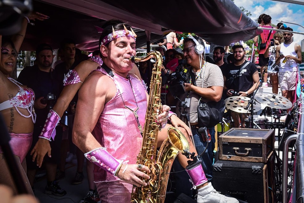 Gretchen vira sereia no Carnaval de rua de SP