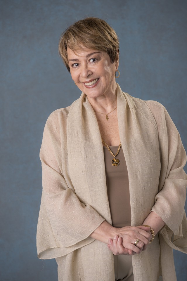 Aos 60 anos de carreira, Nívea Maria descarta aposentadoria: 'Não parei ...