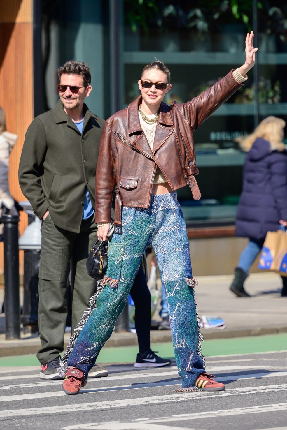 Gigi Hadid e Bradley Cooper tomam café da manhã juntos em Nova York