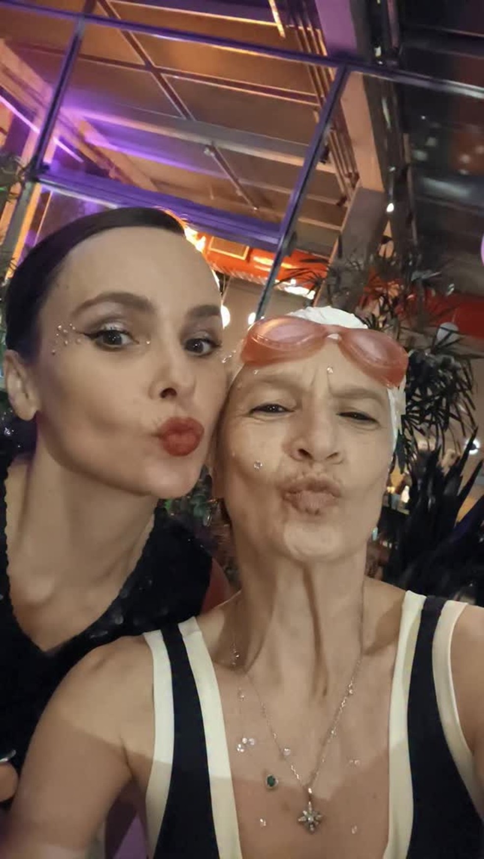 Débora Falabella ganha bloquinho de Carnaval e abadá personalizado em ...