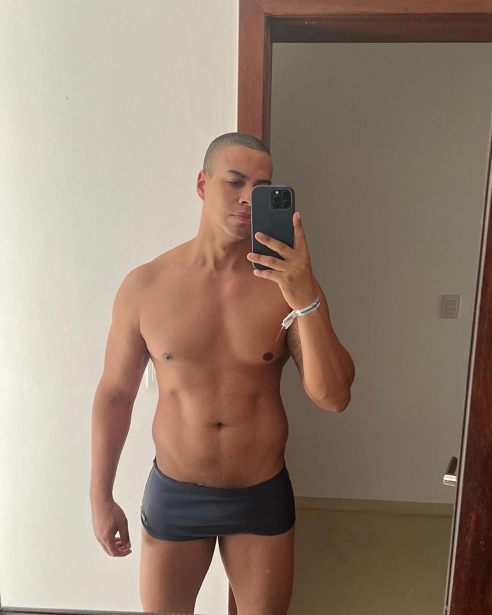 Thiago Oliveira vive perrengue durante férias em família: 'Chorei de dor'