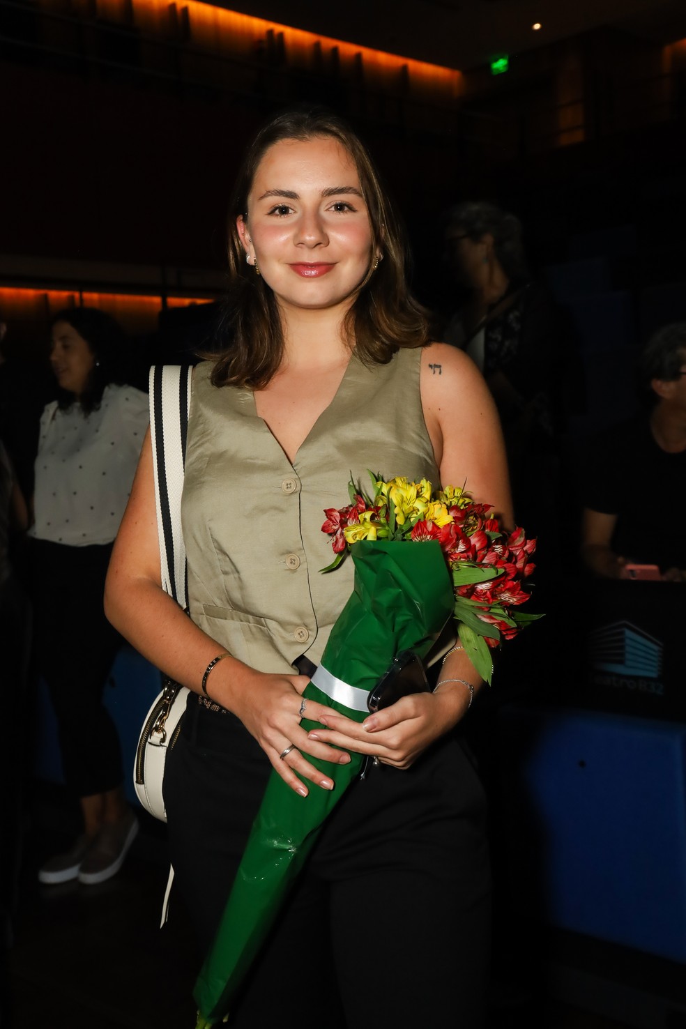 João Assunção recebe Fabio Assunção, mãe, namorada e irmã em estreia no ...