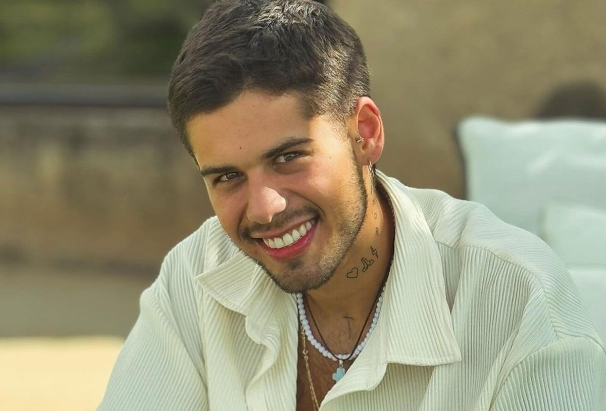 Zé Felipe revela com que idade e com quem perdeu a virgindade