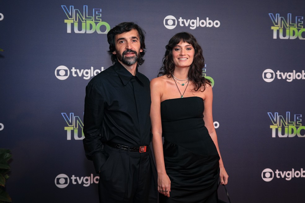 Rubinho em 'Vale Tudo', Julio Andrade é cunhado de Andréia Horta e dirigiu esposa em série